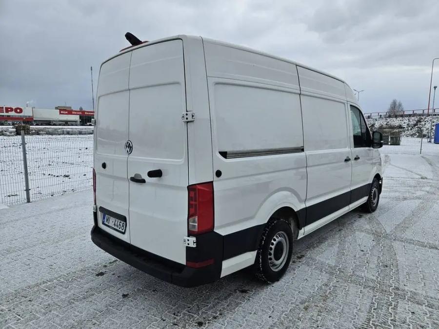 White Volkswagen Crafter 2021 in Jekabpils, with an engine capacity of 2.00 L and mileage of 154 thousand km for 19990 €, photo 6 on AUTOMOTO.COM.LV