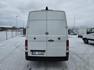 White Volkswagen Crafter 2021 in Jekabpils, with an engine capacity of 2.00 L and mileage of 154 thousand km for 19990 €, photo 7 on AUTOMOTO.COM.LV