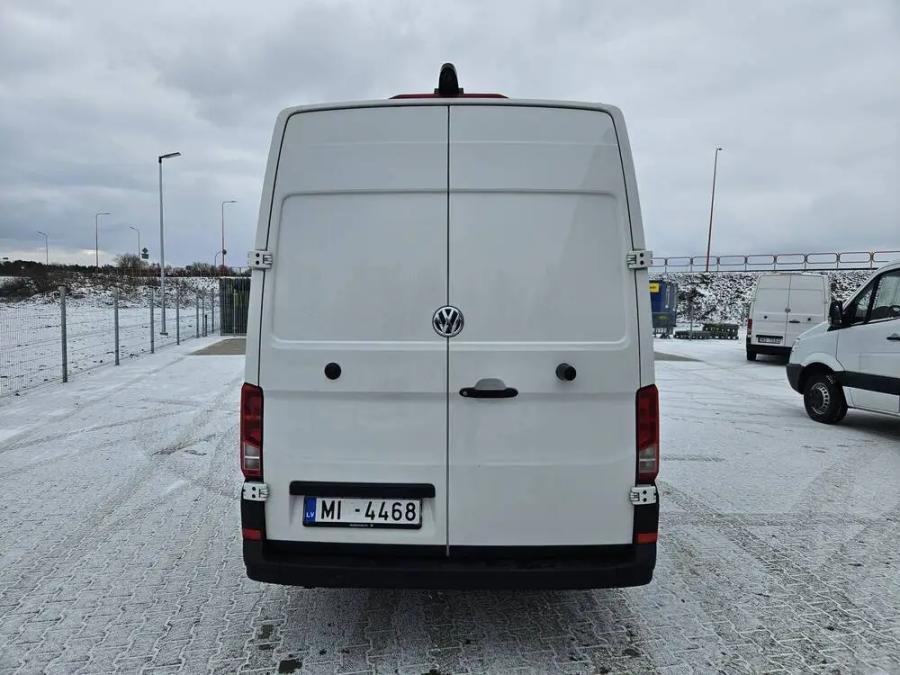White Volkswagen Crafter 2021 in Jekabpils, with an engine capacity of 2.00 L and mileage of 154 thousand km for 19990 €, photo 7 on AUTOMOTO.COM.LV