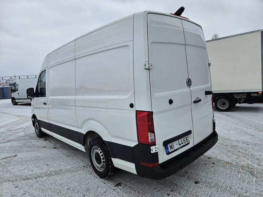 White Volkswagen Crafter 2021 in Jekabpils, with an engine capacity of 2.00 L and mileage of 154 thousand km for 19990 €, photo 8 on AUTOMOTO.COM.LV