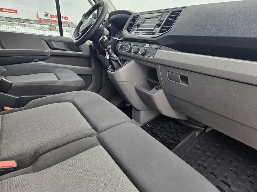 White Volkswagen Crafter 2021 in Jekabpils, with an engine capacity of 2.00 L and mileage of 154 thousand km for 19990 €, photo 14 on AUTOMOTO.COM.LV