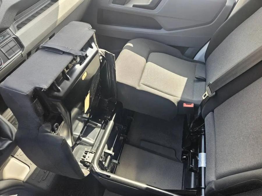 Balts Volkswagen Crafter 2021 Jēkabpils, ar dzinēja tilpumu 2.00 L un nobraukumu 190 tūkst. km par 17990 €, foto 23 vietnē AUTOMOTO.COM.LV