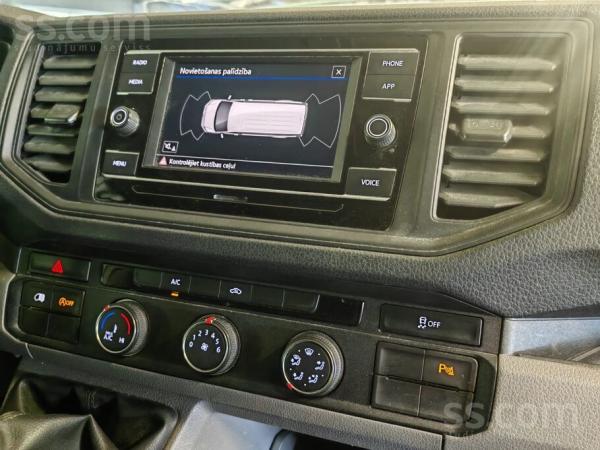 White Volkswagen Crafter 2021 in Jurmala, with an engine capacity of 2.00 L and mileage of 215 thousand km for 17950 €, photo 6 on AUTOMOTO.COM.LV