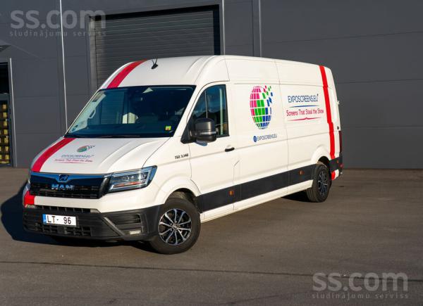 White Volkswagen Crafter 2022 in Riga, with an engine capacity of 2.00 L and mileage of 105 thousand km for 28000 €, photo 3 on AUTOMOTO.COM.LV