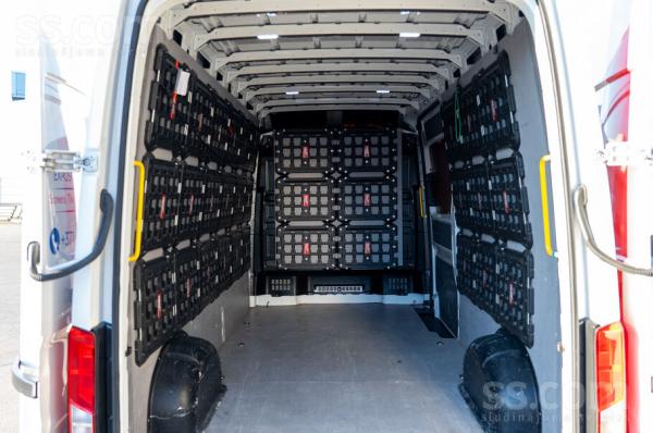 White Volkswagen Crafter 2022 in Riga, with an engine capacity of 2.00 L and mileage of 105 thousand km for 28000 €, photo 10 on AUTOMOTO.COM.LV