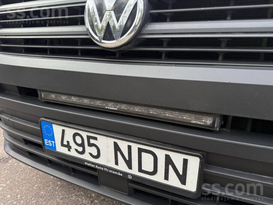White Volkswagen Crafter 2022 in Tallinn, with an engine capacity of 2.00 L and mileage of 214 thousand km for 16990 €, photo 10 on AUTOMOTO.COM.LV