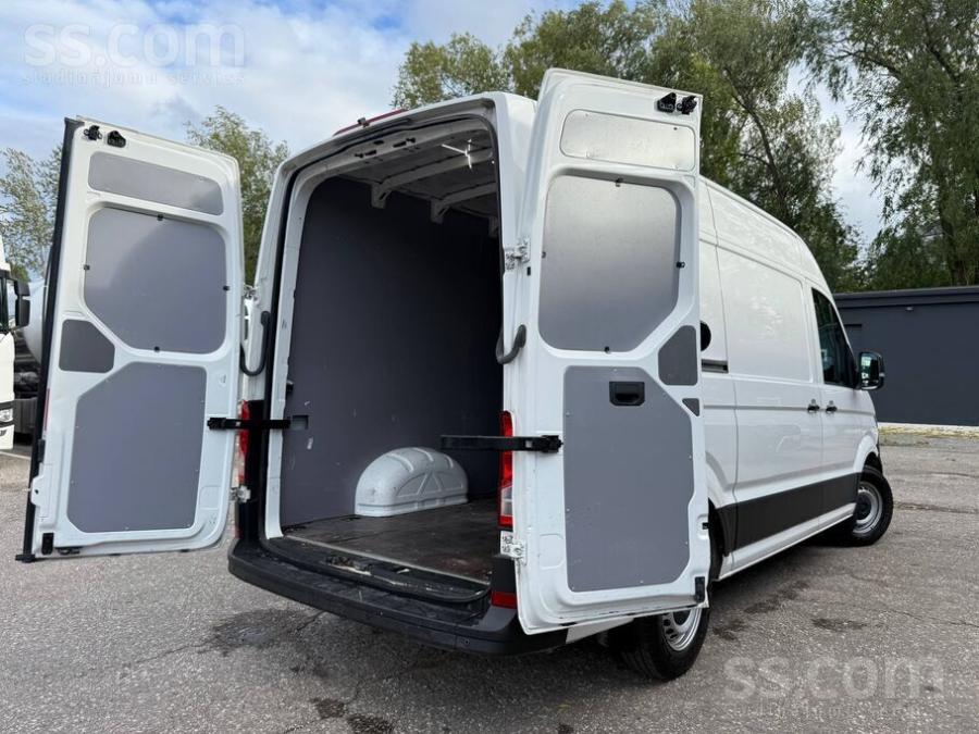 White Volkswagen Crafter 2022 in Tallinn, with an engine capacity of 2.00 L and mileage of 214 thousand km for 16990 €, photo 21 on AUTOMOTO.COM.LV
