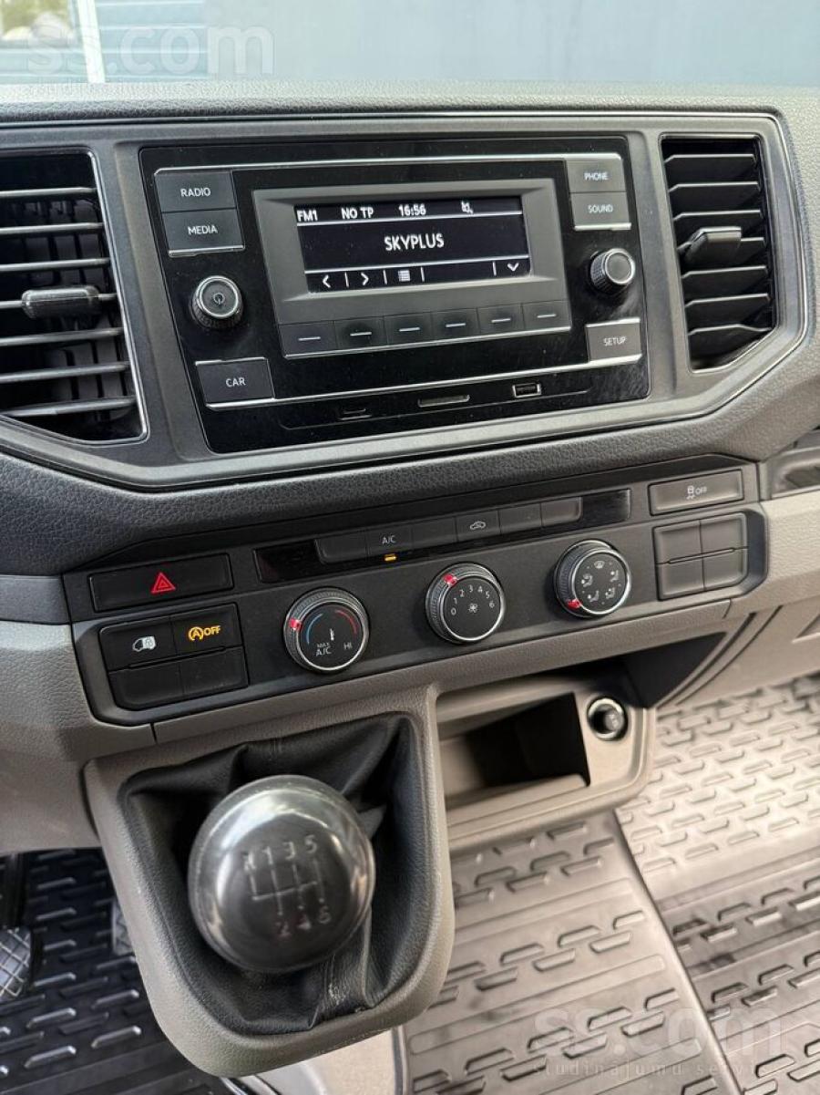 White Volkswagen Crafter 2022 in Tallinn, with an engine capacity of 2.00 L and mileage of 214 thousand km for 16990 €, photo 30 on AUTOMOTO.COM.LV