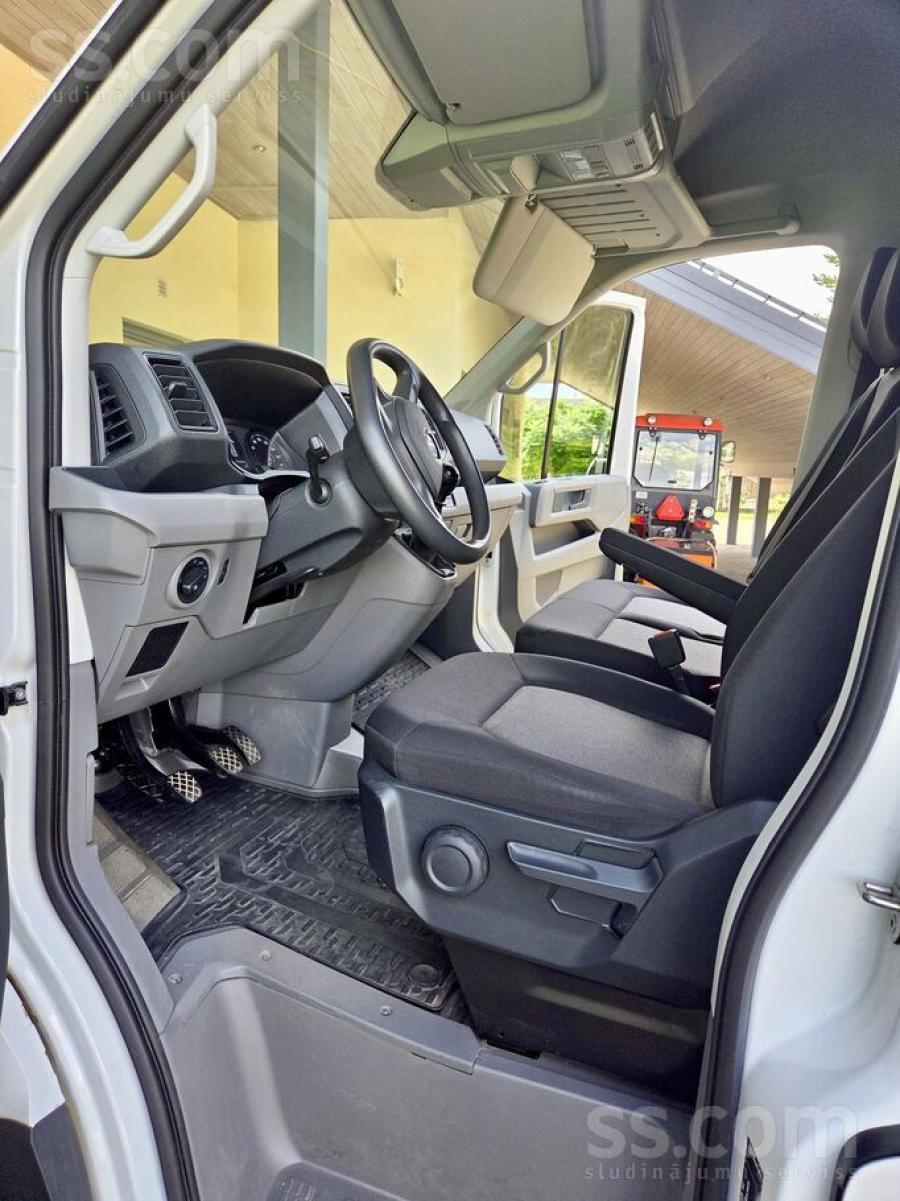 White Volkswagen Crafter 2023 in Valka, with an engine capacity of 2.00 L and mileage of 12 thousand km for 33999 €, photo 8 on AUTOMOTO.COM.LV