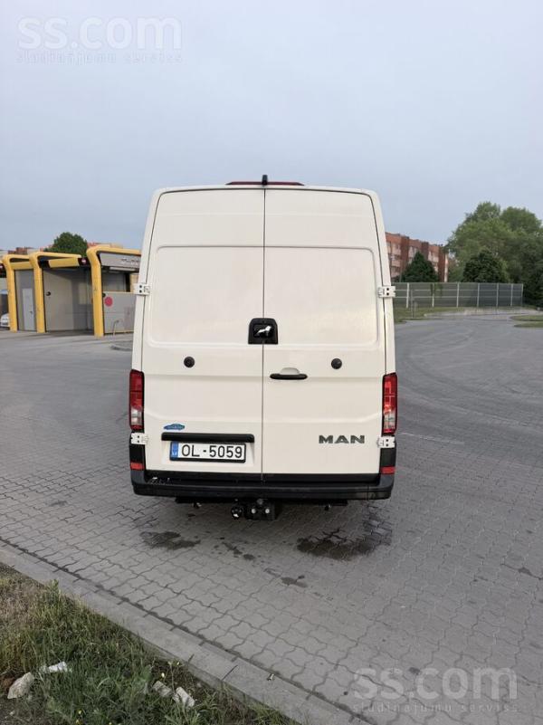 White Volkswagen Crafter 2024 in Liepaja, with an engine capacity of 2.00 L and mileage of 209 thousand km for 55995 €, photo 7 on AUTOMOTO.COM.LV