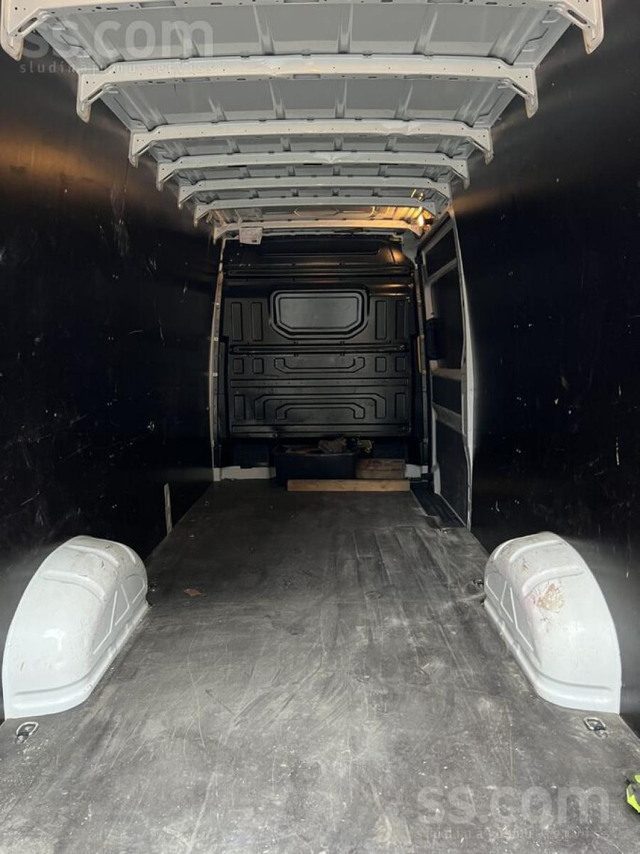 White Volkswagen Crafter 2024 in Riga, with an engine capacity of 2.00 L and mileage of 77 thousand km for 34700 €, photo 10 on AUTOMOTO.COM.LV