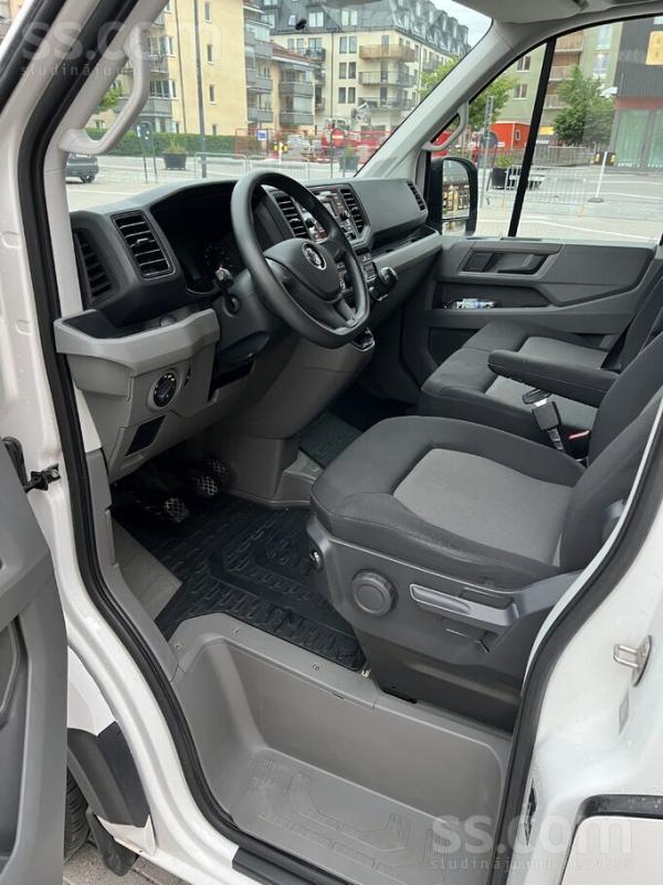 White Volkswagen Crafter 2024 in Riga, with an engine capacity of 2.00 L and mileage of 77 thousand km for 34700 €, photo 10 on AUTOMOTO.COM.LV