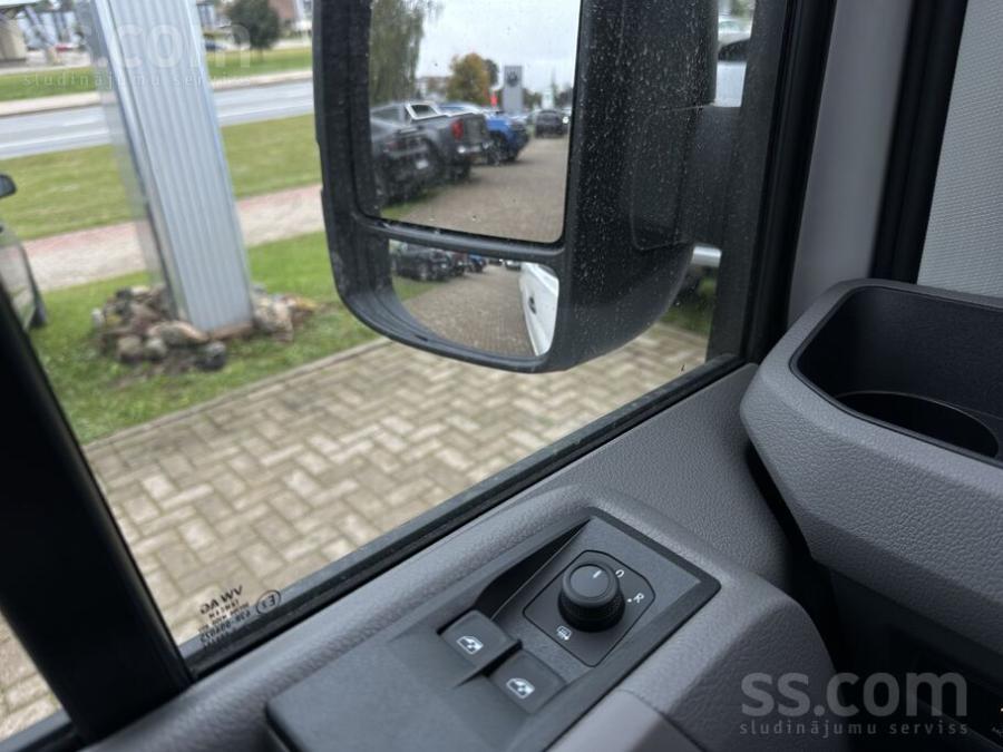 White Volkswagen Crafter 2024 in Valmiera, with an engine capacity of 2.00 L and mileage of 12 thousand km for 42000 €, photo 16 on AUTOMOTO.COM.LV