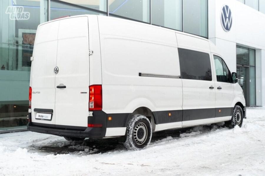 White Volkswagen Crafter 2019 in Vilnius, with an engine capacity of 2.00 L and mileage of 139 thousand km for 24950 €, photo 5 on AUTOMOTO.COM.LV