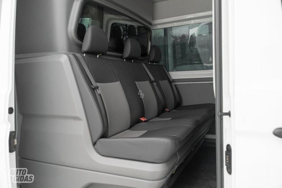 White Volkswagen Crafter 2019 in Vilnius, with an engine capacity of 2.00 L and mileage of 139 thousand km for 24950 €, photo 9 on AUTOMOTO.COM.LV
