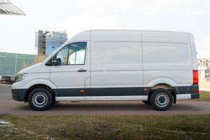 White Volkswagen Crafter 2019 in Vilnius, with an engine capacity of 2.00 L and mileage of 216 thousand km for 17900 €, photo 5 on AUTOMOTO.COM.LV
