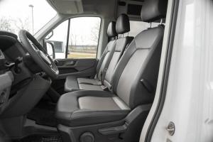 White Volkswagen Crafter 2019 in Vilnius, with an engine capacity of 2.00 L and mileage of 169 thousand km for 23950 €, photo 8 on AUTOMOTO.COM.LV