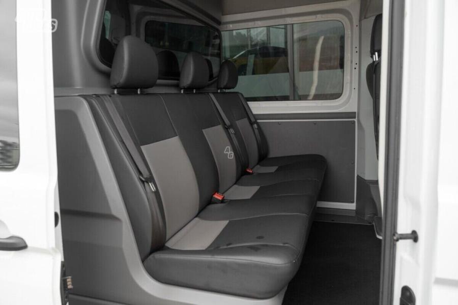 White Volkswagen Crafter 2019 in Vilnius, with an engine capacity of 2.00 L and mileage of 169 thousand km for 23950 €, photo 18 on AUTOMOTO.COM.LV
