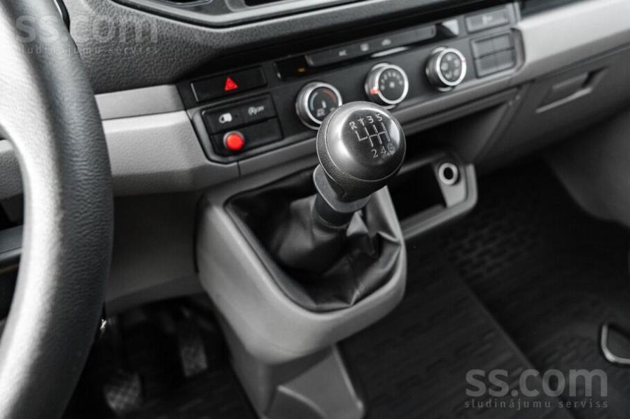 Balts Volkswagen Crafter 2020 Rīga, ar dzinēja tilpumu 2.00 L un nobraukumu 204 tūkst. km par 21850 €, foto 13 vietnē AUTOMOTO.COM.LV