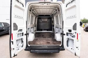 Balts Volkswagen Crafter 2021 Rīga, ar dzinēja tilpumu 2.00 L un nobraukumu 118 tūkst. km par 29950 €, foto 9 vietnē AUTOMOTO.COM.LV