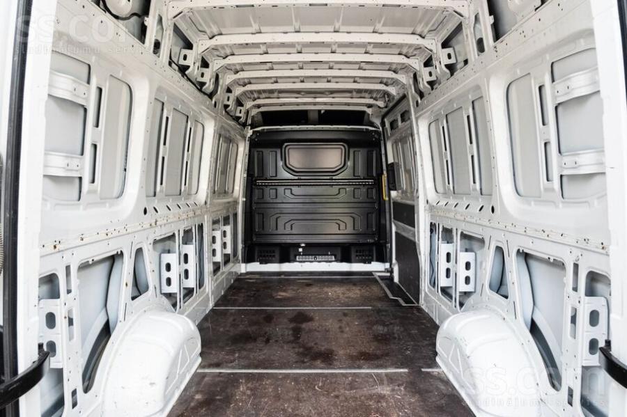 Balts Volkswagen Crafter 2021 Rīga, ar dzinēja tilpumu 2.00 L un nobraukumu 118 tūkst. km par 29950 €, foto 10 vietnē AUTOMOTO.COM.LV