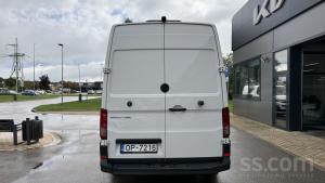 White Volkswagen Crafter 2021 in Riga, with an engine capacity of 2.00 L and mileage of 118 thousand km for 16500 €, photo 5 on AUTOMOTO.COM.LV