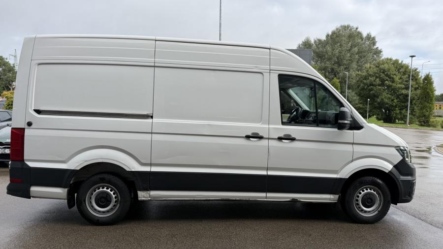 White Volkswagen Crafter 2021 in Riga, with an engine capacity of 2.00 L and mileage of 118 thousand km for 16500 €, photo 6 on AUTOMOTO.COM.LV