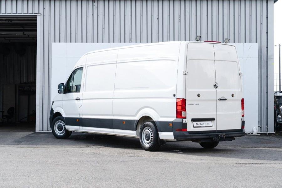 Balts Volkswagen Crafter 2023 Rīga, ar dzinēja tilpumu 2.00 L un nobraukumu 69 tūkst. km par 32900 €, foto 4 vietnē AUTOMOTO.COM.LV