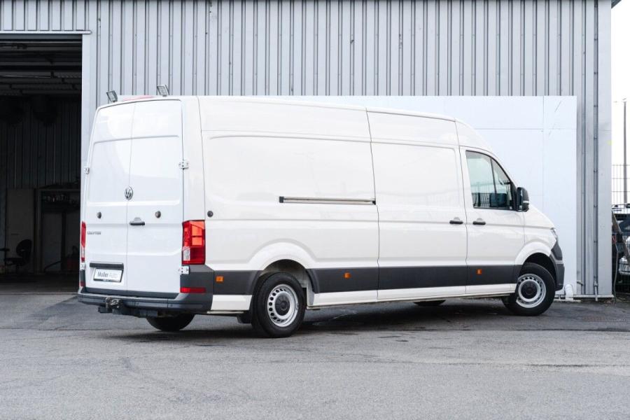 Balts Volkswagen Crafter 2023 Rīga, ar dzinēja tilpumu 2.00 L un nobraukumu 69 tūkst. km par 32900 €, foto 5 vietnē AUTOMOTO.COM.LV