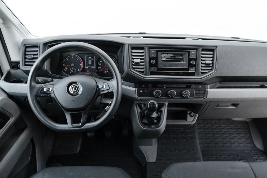 Balts Volkswagen Crafter 2023 Rīga, ar dzinēja tilpumu 2.00 L un nobraukumu 69 tūkst. km par 32900 €, foto 19 vietnē AUTOMOTO.COM.LV