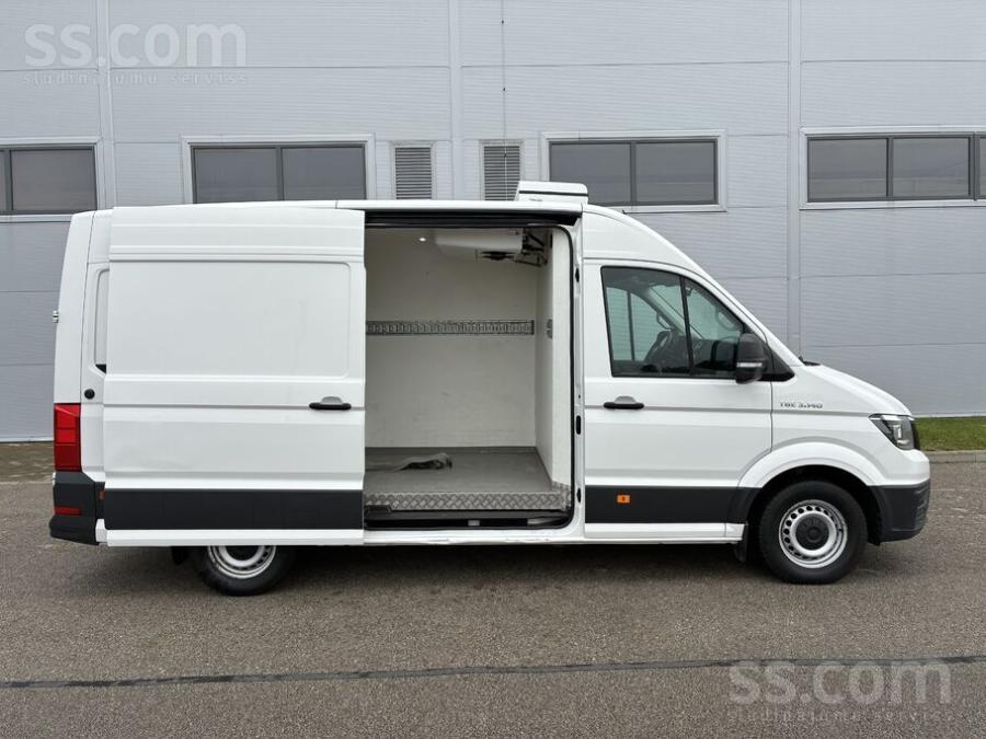 White Volkswagen Crafter 2022 in Riga, with an engine capacity of 2.00 L and mileage of 311 thousand km for 13500 €, photo 4 on AUTOMOTO.COM.LV