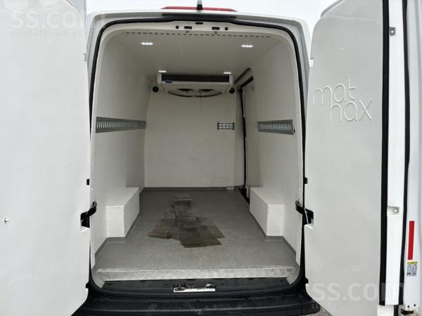 Volkswagen Crafter 2022 in Riga on AUTOMOTO.COM.LV White Volkswagen Crafter 2022 in Riga, with an engine capacity of 2.00 L and mileage of 311 thousand km for 13500 €, photo 6 on AUTOMOTO.COM.LV