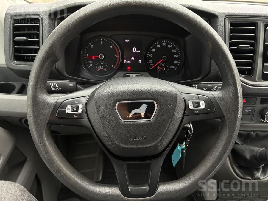 White Volkswagen Crafter 2022 in Riga, with an engine capacity of 2.00 L and mileage of 311 thousand km for 13500 €, photo 9 on AUTOMOTO.COM.LV