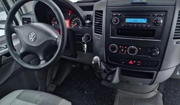 White Volkswagen Crafter 2013 in Riga, with an engine capacity of 2.00 L and mileage of 284 thousand km for 9490 €, photo 10 on AUTOMOTO.COM.LV