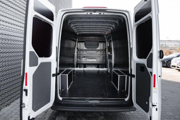White Volkswagen Crafter 2025 in Marupe, with an engine capacity of 2.00 L and mileage of 15 thousand km for 42900 €, photo 7 on AUTOMOTO.COM.LV