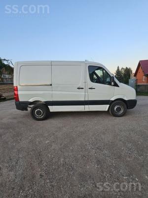White Volkswagen Crafter 2006 in Gulbene, with an engine capacity of 2.50 L and mileage of 450 thousand km for 4000 €, photo 4 on AUTOMOTO.COM.LV