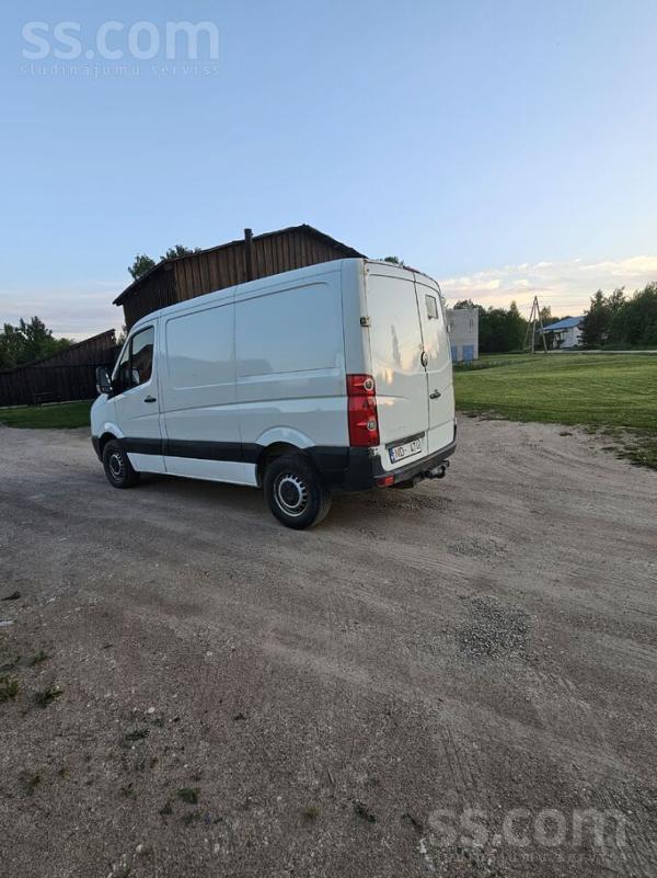 White Volkswagen Crafter 2006 in Gulbene, with an engine capacity of 2.50 L and mileage of 450 thousand km for 4000 €, photo 5 on AUTOMOTO.COM.LV