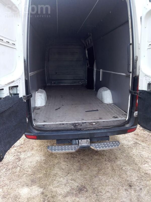 Balts Volkswagen Crafter 2006 Rīga, ar dzinēja tilpumu 2.50 L un nobraukumu 288 tūkst. km par 4900 €, foto 4 vietnē AUTOMOTO.COM.LV
