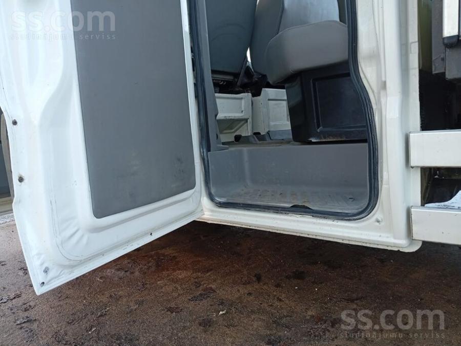 Balts Volkswagen Crafter 2007 Kuldīga, ar dzinēja tilpumu 2.50 L un nobraukumu 289 tūkst. km par 5000 €, foto 12 vietnē AUTOMOTO.COM.LV