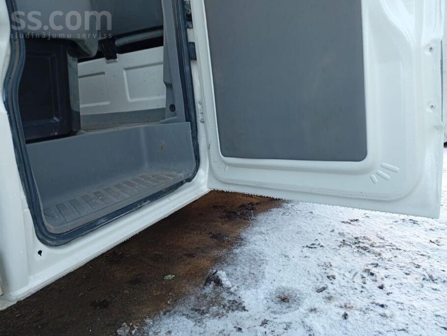 Balts Volkswagen Crafter 2007 Kuldīga, ar dzinēja tilpumu 2.50 L un nobraukumu 289 tūkst. km par 5000 €, foto 16 vietnē AUTOMOTO.COM.LV