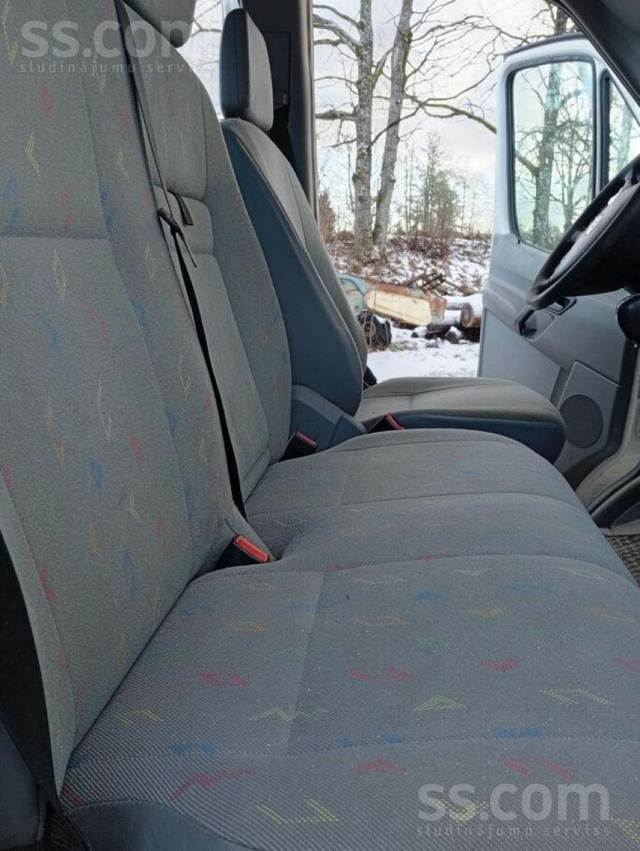 Balts Volkswagen Crafter 2007 Kuldīga, ar dzinēja tilpumu 2.50 L un nobraukumu 289 tūkst. km par 5000 €, foto 20 vietnē AUTOMOTO.COM.LV