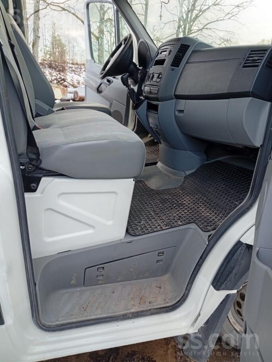 Balts Volkswagen Crafter 2007 Kuldīga, ar dzinēja tilpumu 2.50 L un nobraukumu 289 tūkst. km par 5000 €, foto 21 vietnē AUTOMOTO.COM.LV