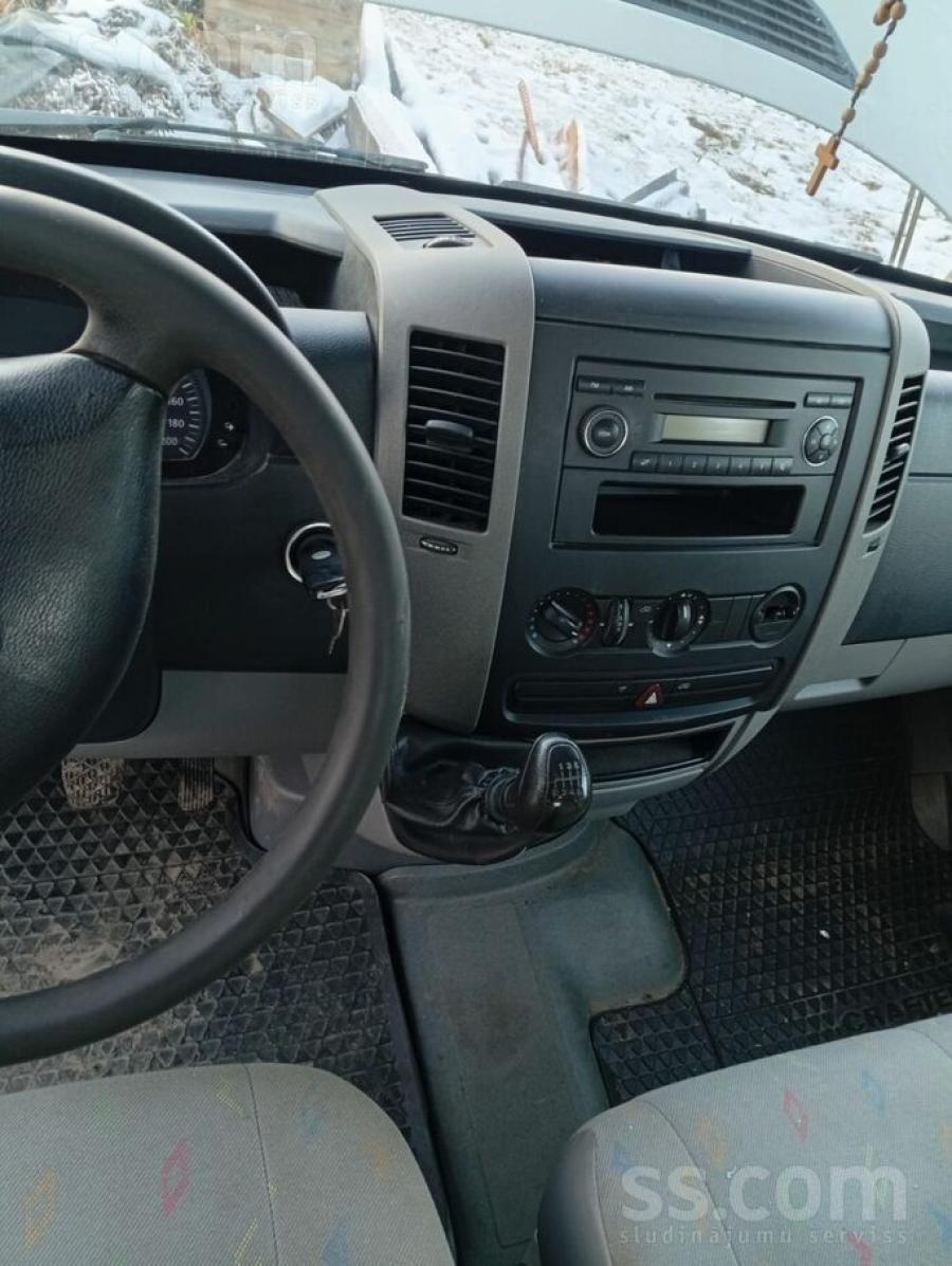 Balts Volkswagen Crafter 2007 Kuldīga, ar dzinēja tilpumu 2.50 L un nobraukumu 289 tūkst. km par 5000 €, foto 23 vietnē AUTOMOTO.COM.LV