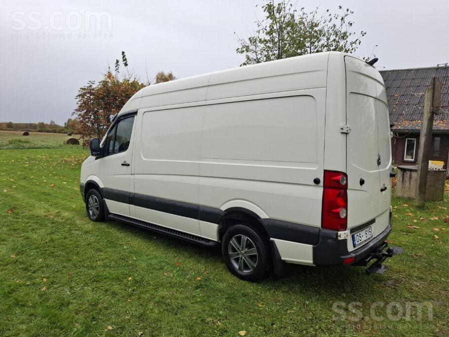 White Volkswagen Crafter 2010 in Riga, with an engine capacity of 2.50 L and mileage of 285 thousand km for 6500 €, photo 4 on AUTOMOTO.COM.LV