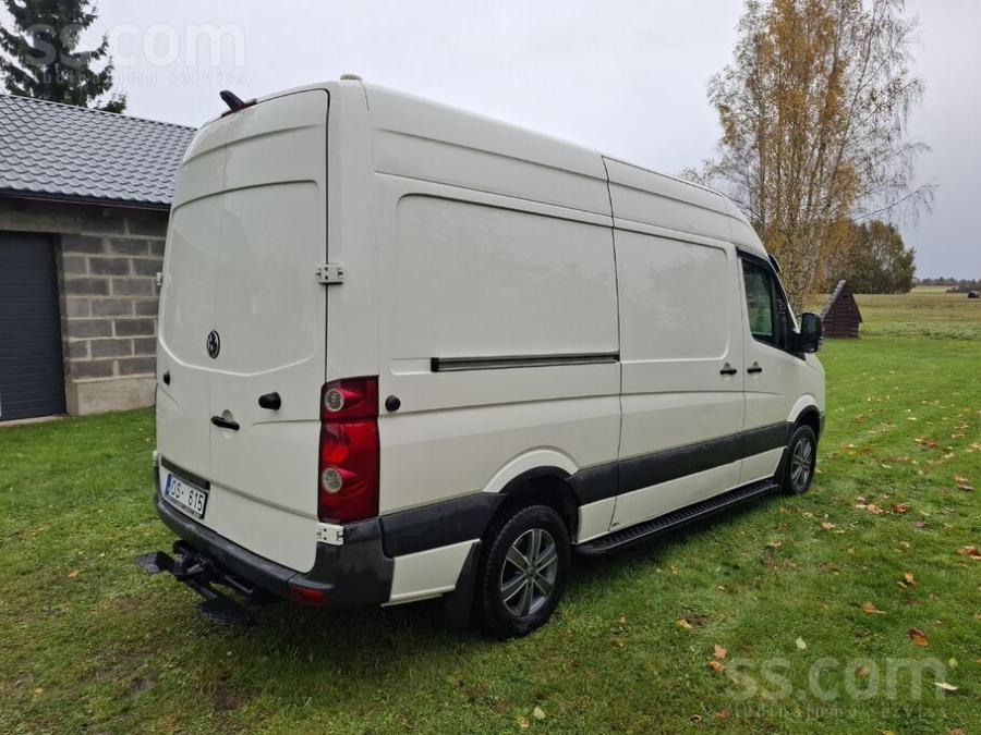 White Volkswagen Crafter 2010 in Riga, with an engine capacity of 2.50 L and mileage of 285 thousand km for 6500 €, photo 5 on AUTOMOTO.COM.LV