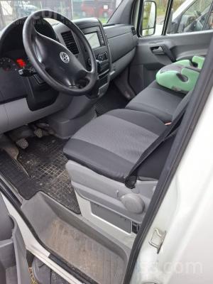 White Volkswagen Crafter 2010 in Riga, with an engine capacity of 2.50 L and mileage of 285 thousand km for 6500 €, photo 6 on AUTOMOTO.COM.LV