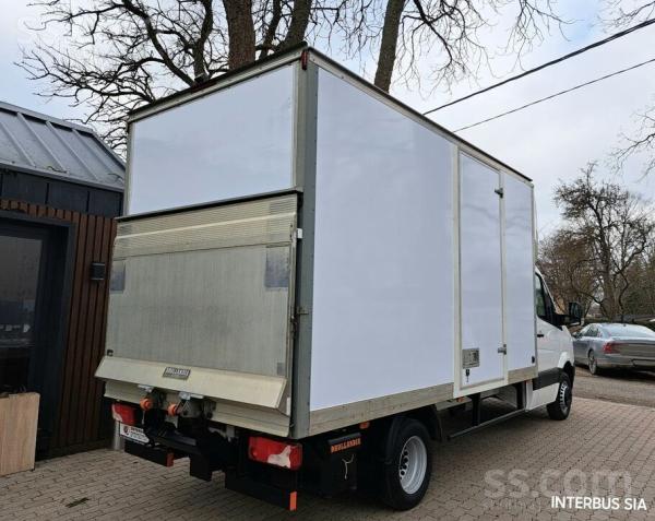 White Volkswagen Crafter 2016 in Riga, with an engine capacity of 2.00 L and mileage of 0 thousand km for 20449 €, photo 2 on AUTOMOTO.COM.LV
