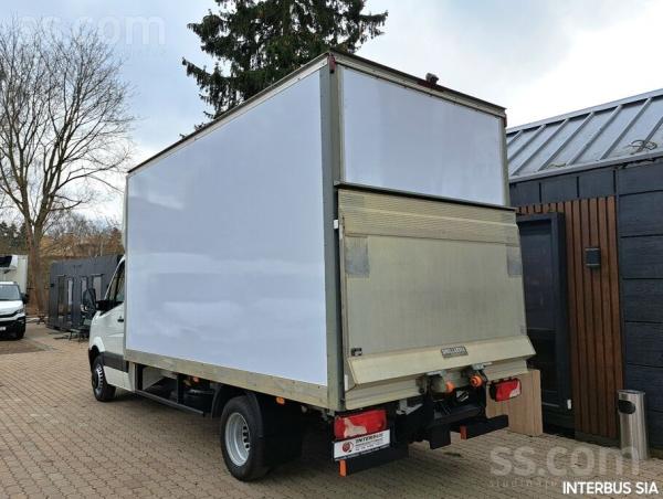 White Volkswagen Crafter 2016 in Riga, with an engine capacity of 2.00 L and mileage of 0 thousand km for 20449 €, photo 6 on AUTOMOTO.COM.LV