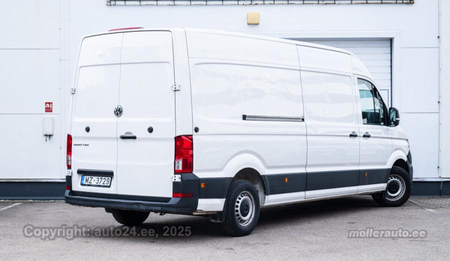 White Volkswagen Crafter 2021 in Riga, with an engine capacity of 2.00 L and mileage of 118 thousand km for 25364 €, photo 4 on AUTOMOTO.COM.LV