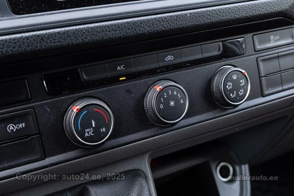 White Volkswagen Crafter 2021 in Riga, with an engine capacity of 2.00 L and mileage of 118 thousand km for 25364 €, photo 11 on AUTOMOTO.COM.LV